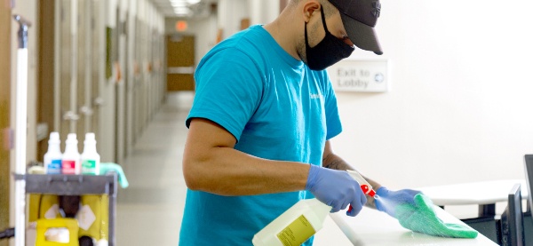 Janitorial Image_Left side of banner | ServiceMaster Commercial Systems